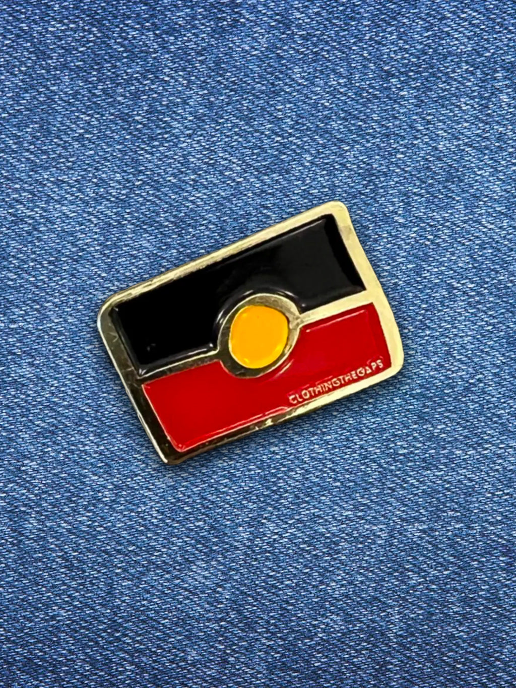ABORIGINAL FLAG PIN – TIBBS & BONES