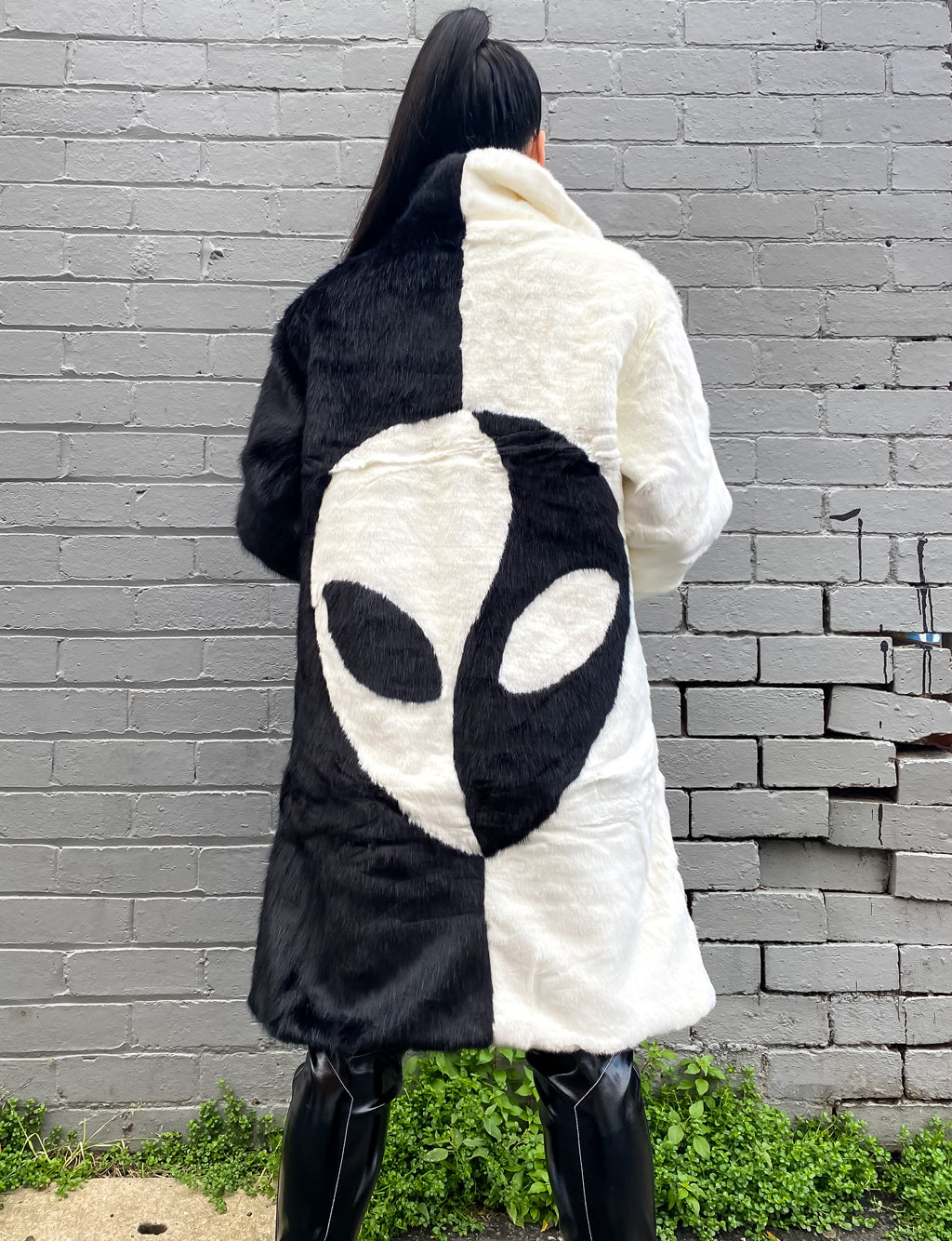 *EXCLUSIVE COLLAB* ALIENS EXIST FAUX FUR JACKET MADE 4 U – TIBBS & BONES